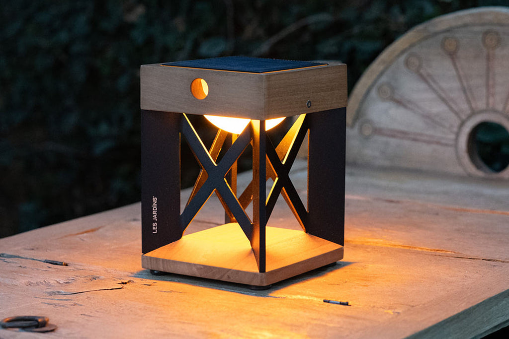 Les Jardins Soho Solar LED Table Light – Willow Creek Designs