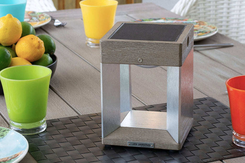 Les Jardins Blade Solar LED Table Light – Willow Creek Designs
